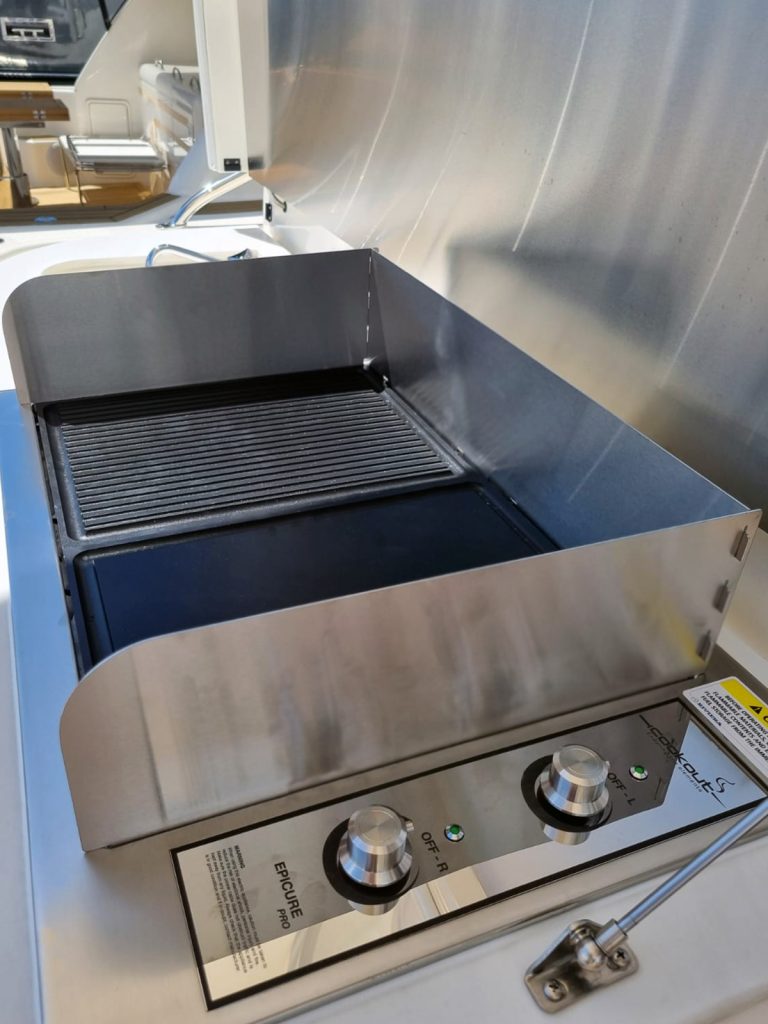 Wind & Splatter Guard Epicure Pro Electric BBQ | Australia